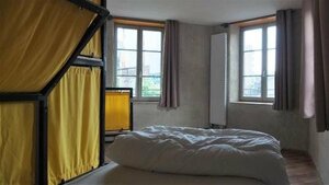 La Maison Rouge - Backpacker Hostel (Rue Paul Appel No:7, Saint-Étienne), otel  Saint‑Étienne'den