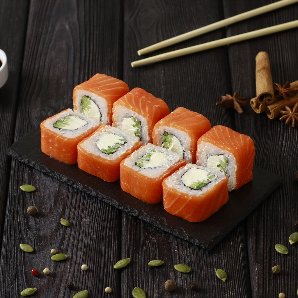 Suşi restoranı Zharim Krutim, Mejdureçensk, foto