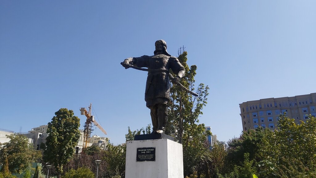 Anıt, heykel Mahmut Tarebi, Duşanbe, foto