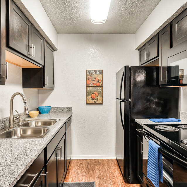 Emlak ofisi Raintree Apartments, Lexington, foto