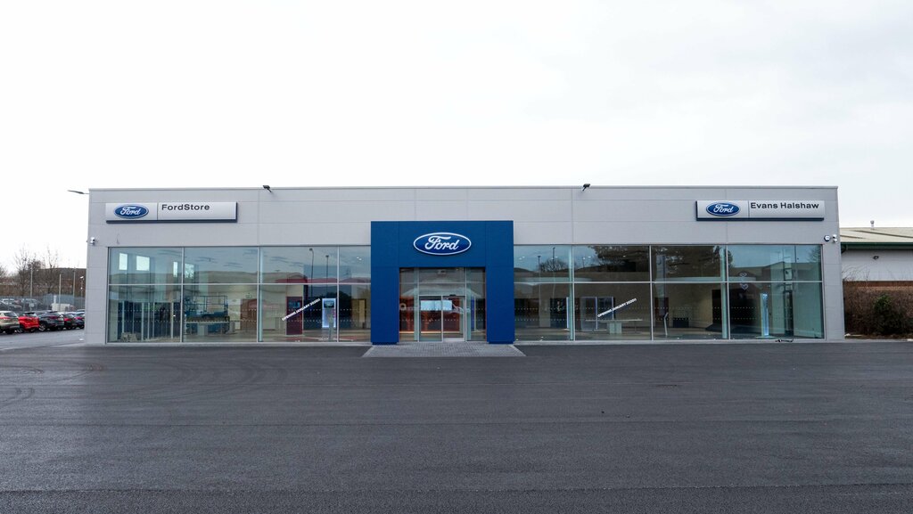 Otomobil satış galerileri Evans Halshaw Ford Chester, İngiltere, foto