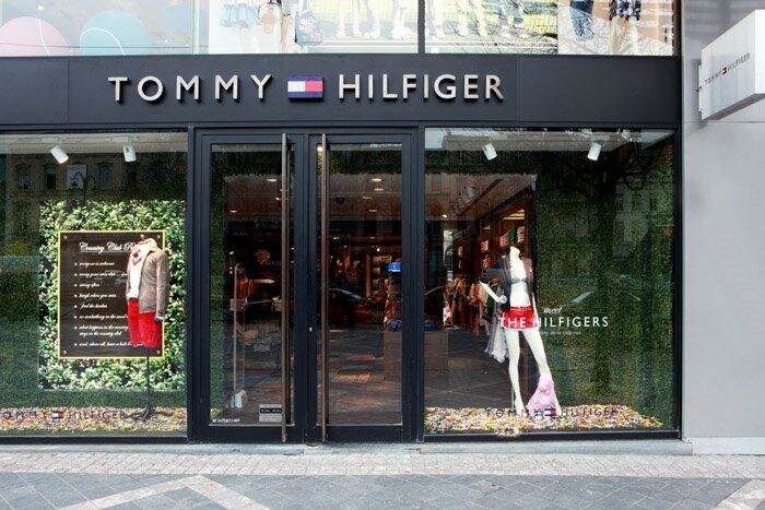 Giyim mağazası Tommy Hilfiger, Dünya, foto