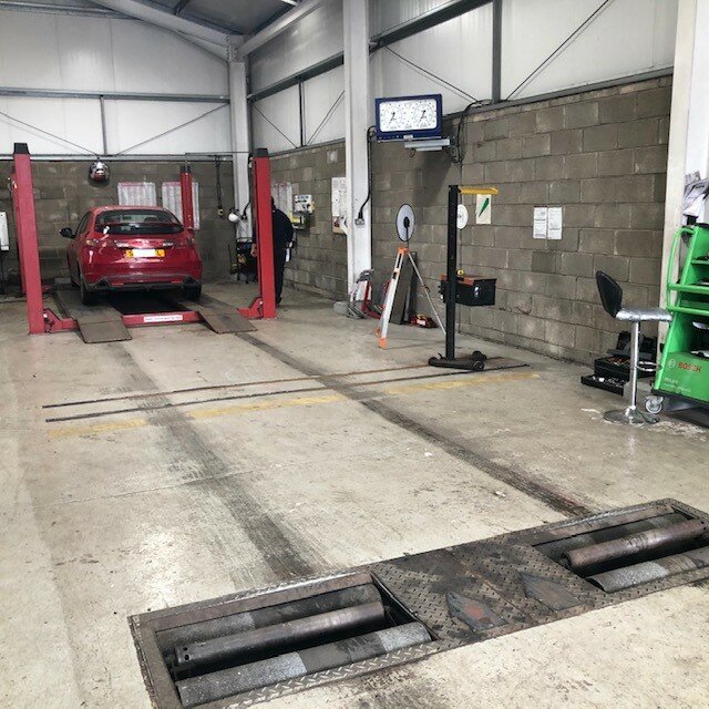 Otomobil ekspertizi Onestop Motor Engineers Ltd, Stirling Konsey Alanı, foto