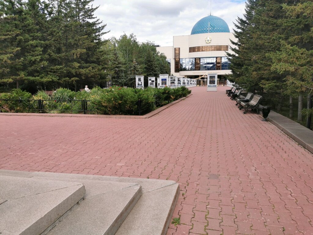Kültür ve eğlence parkları Prezident Gül Bağı, Astana, foto