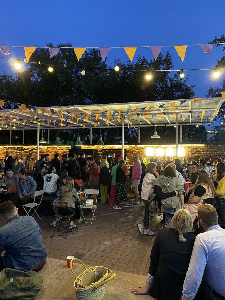Dans salonları ve dans pistleri Dvor Mht, Tiumen, foto