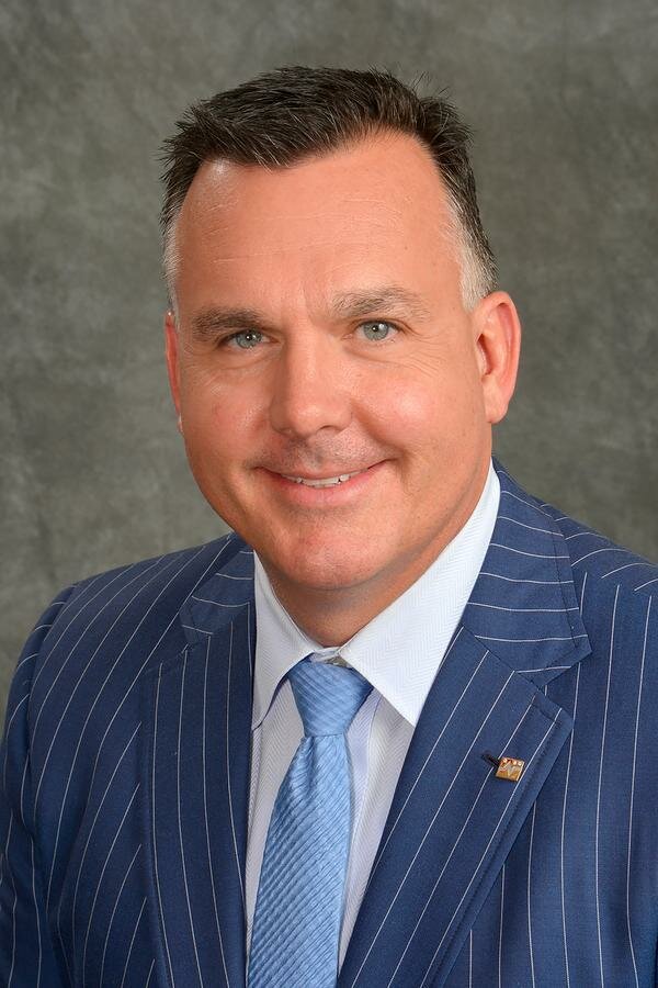 Yatırım fonu firmaları Edward Jones - Financial Advisor: Chuck Cloud, Cfp®, Tennessee Eyaleti, foto