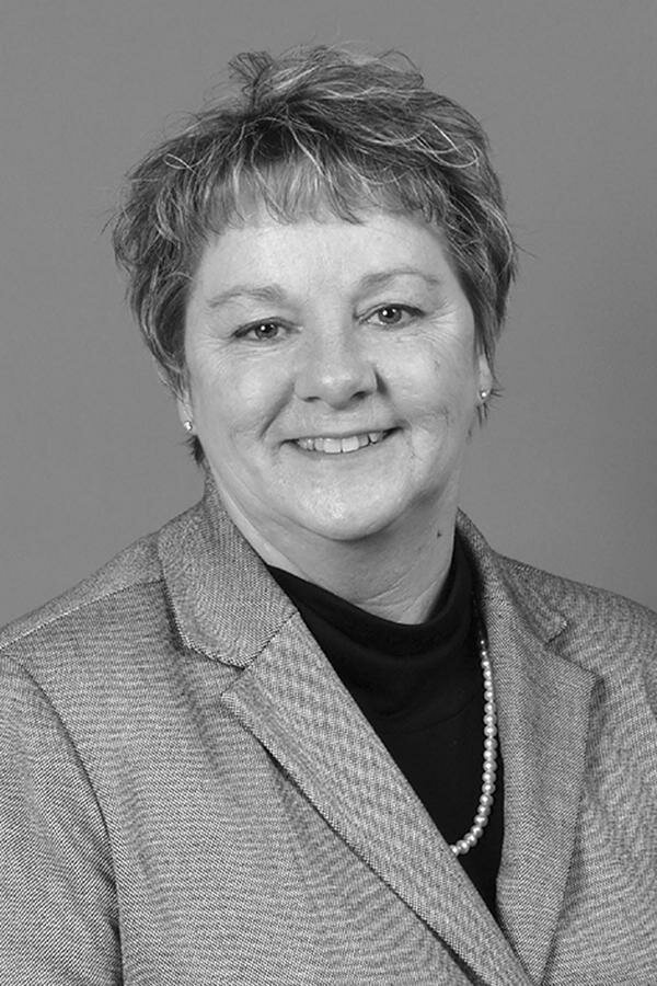 Yatırım fonu firmaları Edward Jones - Financial Advisor: Janet M Loughran, Nebraska Eyaleti, foto