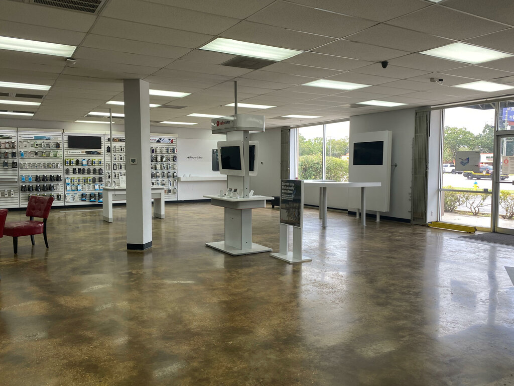 Telekomünikasyon ekipmanları Verizon Authorized Retailer - Victra, Tampa, foto