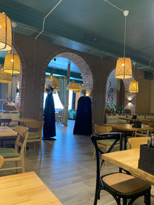 Gruzina Mama (Pobedy Boulevard No:30), restoran  Bratsk'tan