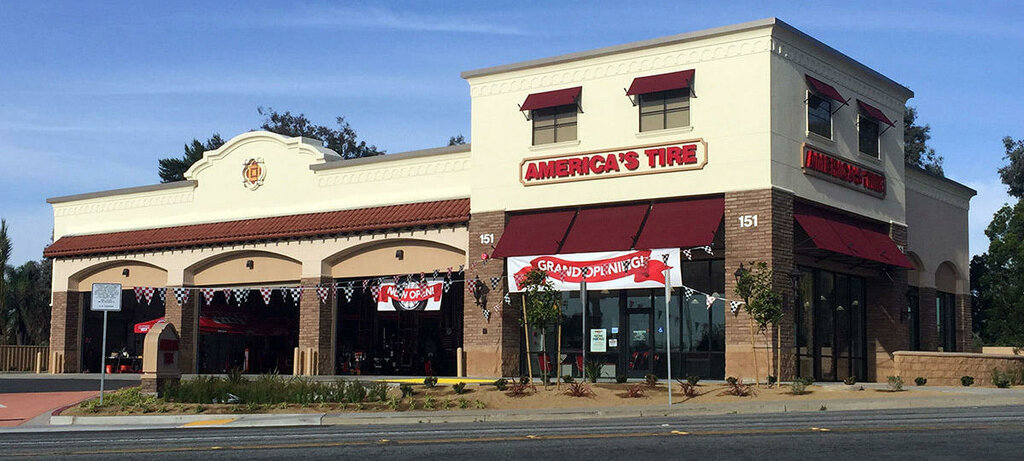 Jant ve lastikçiler America's Tire, Kaliforniya Eyaleti, foto