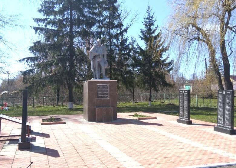 Anıt, heykel Братское захоронение советских воинов, Orlovskaya oblastı, foto