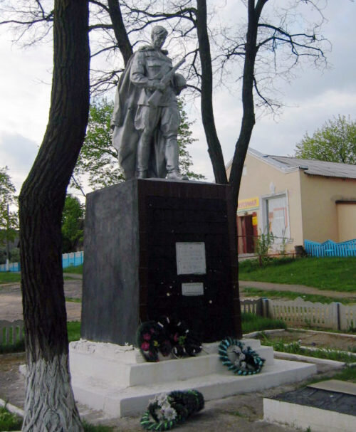 Anıt, heykel Мемориал воинам-освободителям, Gomelskaya oblastı, foto