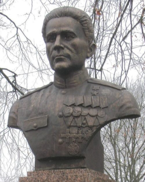 Anıt, heykel Бюст Героя Советского Союза Ф.М. Авхачёва, Kostyukovichi, foto