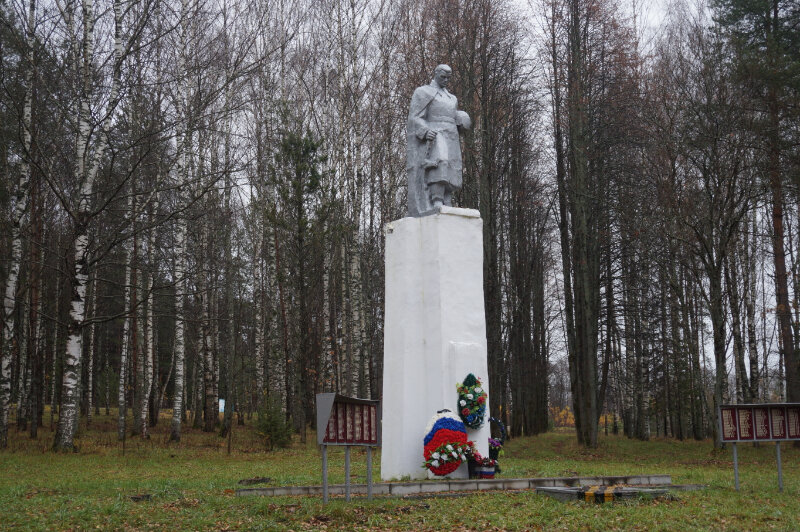 Anıt, heykel Воинам-судиславцам, погибшим в годы ВОВ, Kostromskaya oblastı, foto