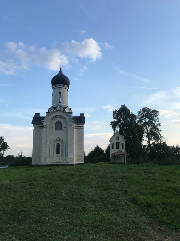 Şapel, haç anıtı Церковь-часовня Преображения Господня, Tverskaya oblastı, foto