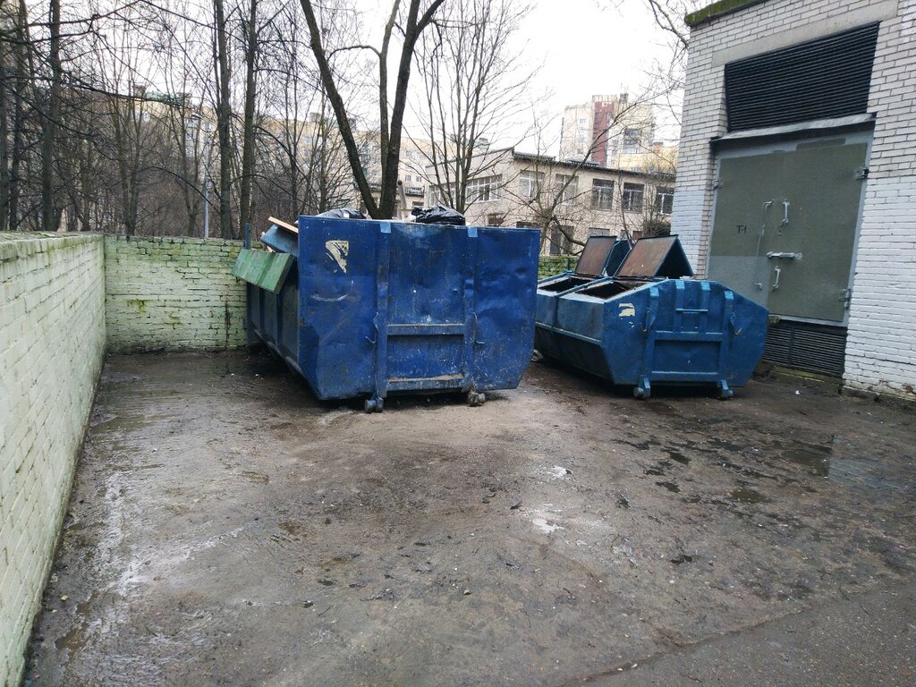 Çöp alanları Trash and garbage disposal area, Saint‑Petersburg, foto