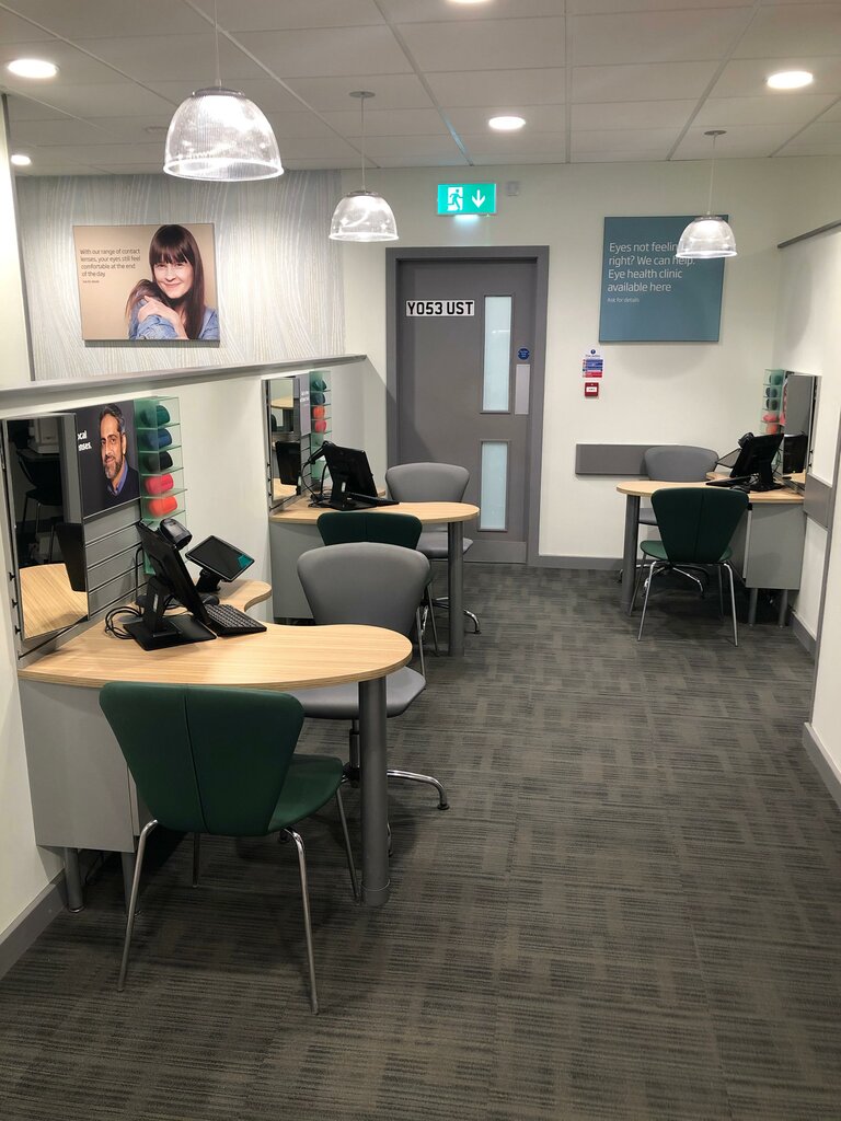 Giyim mağazası Specsavers Opticians and Audiologists - Larkhall, İskoçya, foto