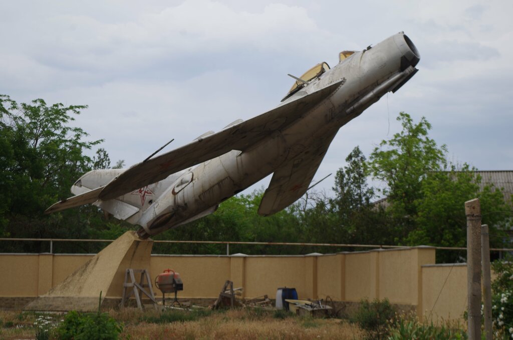 Teknoloji anıtı Истребитель МиГ-17, Kırım Cumhuriyeti, foto