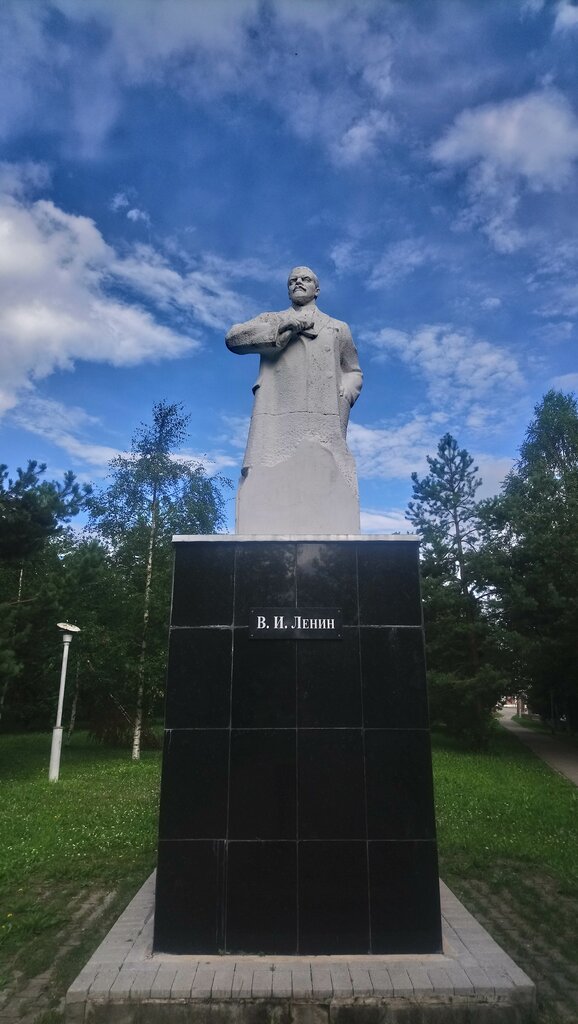 Anıt, heykel В.И. Ленин, Totma, foto