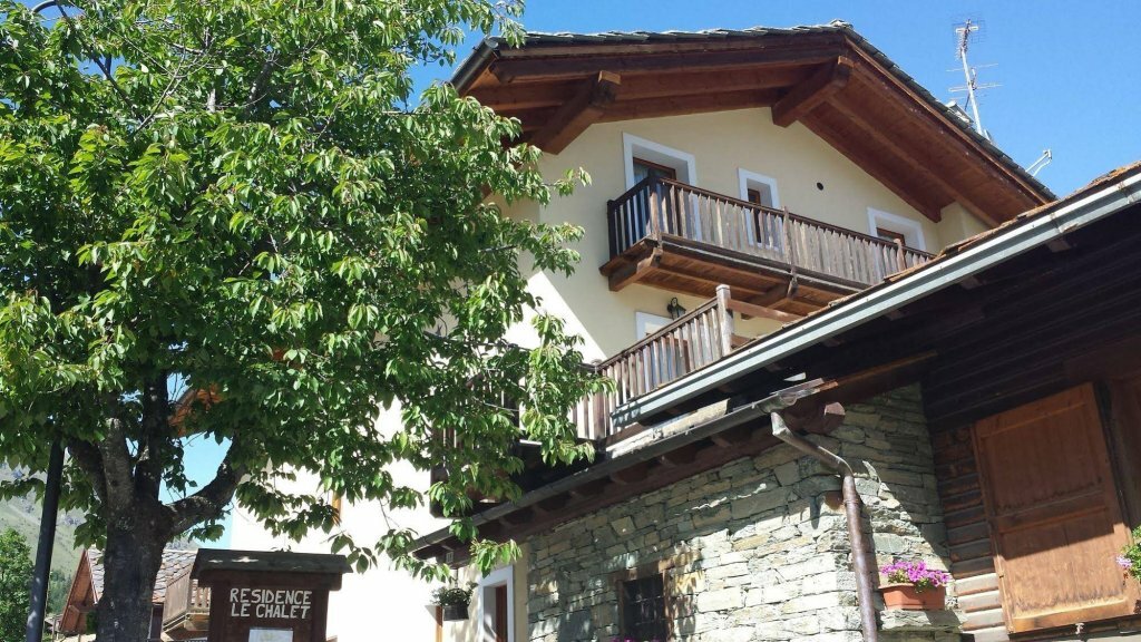Otel Residence Le Chalet, Aosta Vadisi, foto