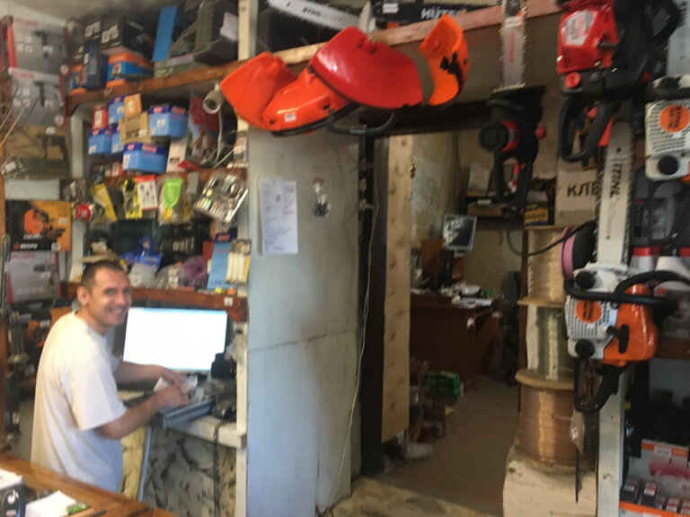 Elektrik ve benzinle çalışan aletler Mars, Novosibirskaya oblastı, foto