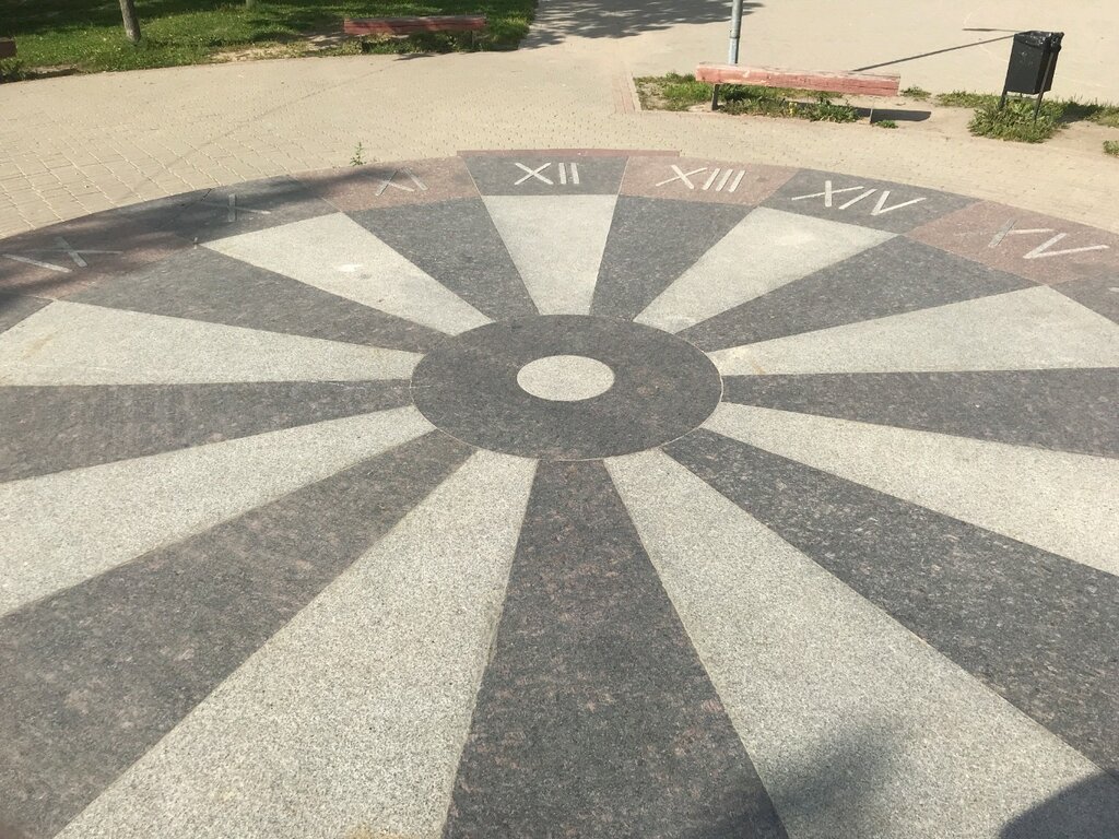 Dekorasyon ve süsleme, onur panosu Солнечные часы, Yaroslavl, foto