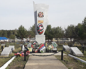 Воинам, погибшим в годы Великой Отечественной войны (Tyumen Region, Vagayskiy rayon, posyolok Zarechny), anıt, heykel  Tümen (Tiumenskaya) oblastından