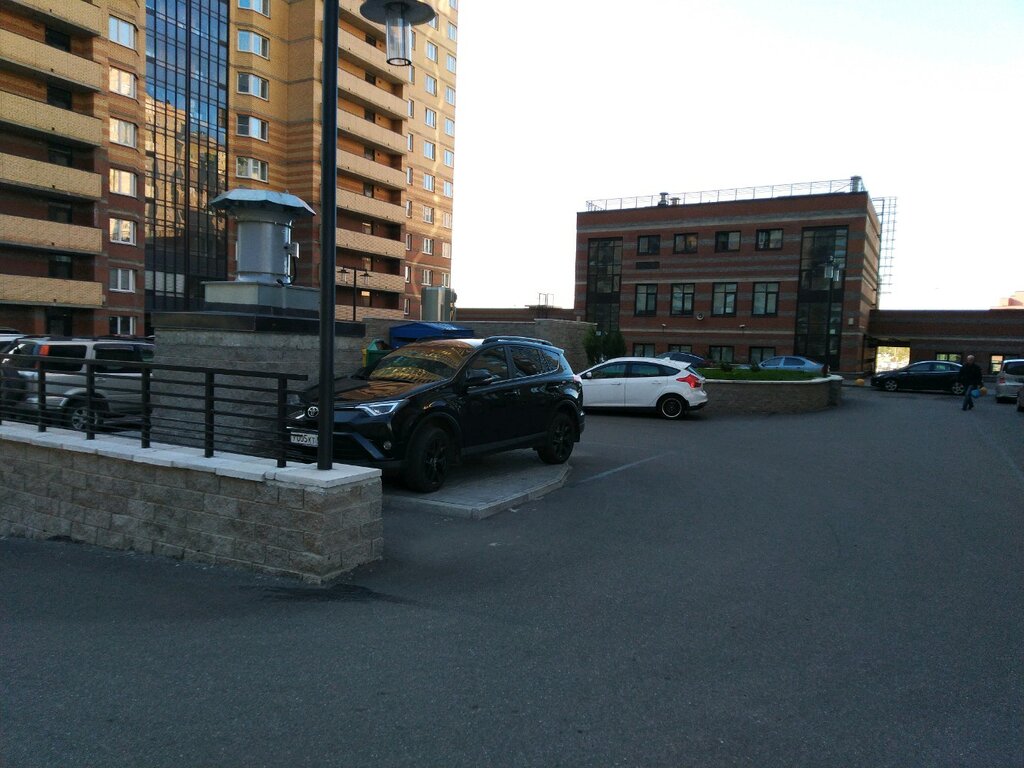 Otoparklar Автомобильная парковка, Saint‑Petersburg, foto