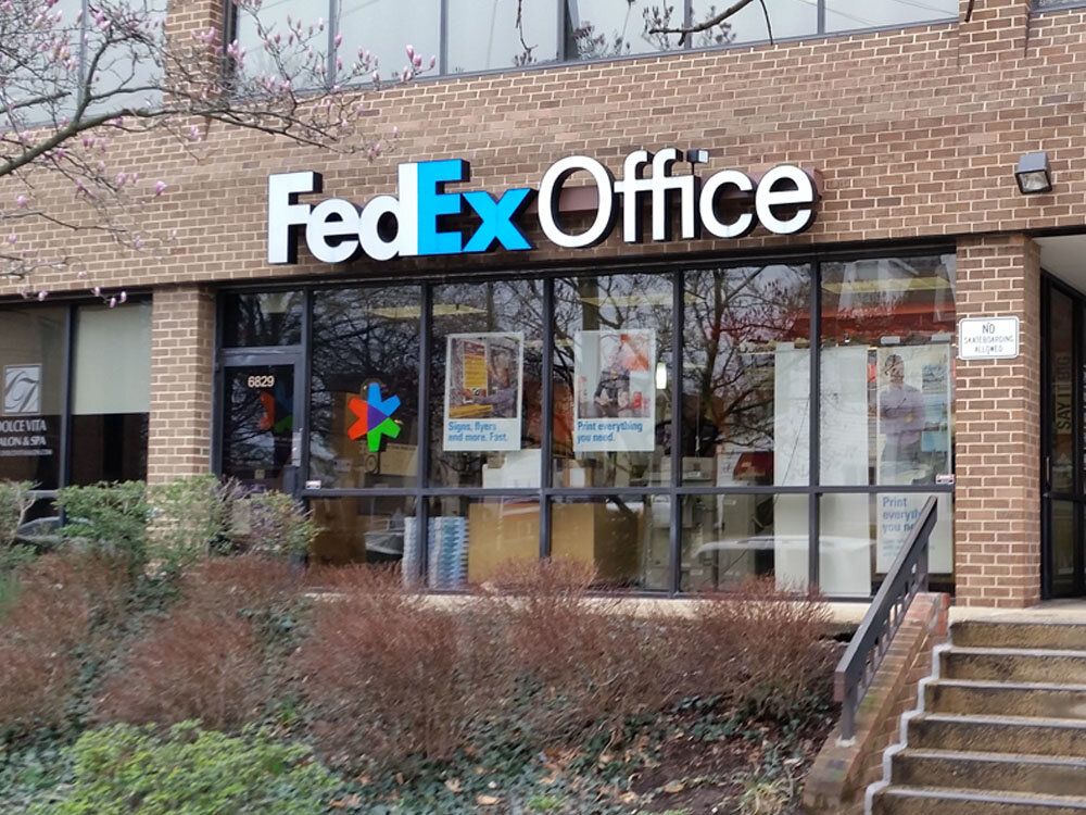 Fotokopi dükkanları FedEx Office Print & Ship Center, McLean, foto