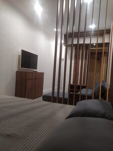 Guest house Ostrovok (улица Курчатова No:12В, посёлок городского типа Виноградное), otel  Kırım Cumhuriyeti'nden