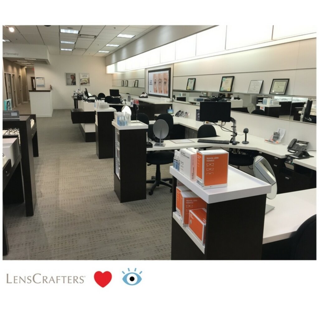 Giyim mağazası LensCrafters, Strongsville, foto