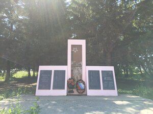 Обелиск (Tula Region, Yefremovskiy munitsipalny okrug, selo Pavlov Khutor, Shkolnaya ulitsa), anıt, heykel  Tulskaya oblastından