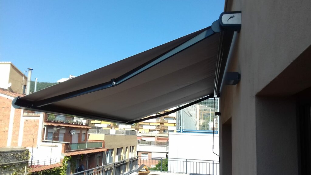 Çerçeve ve çadır yapıları Toldos Gran Vía, Katalonya, foto