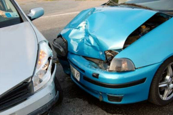 Jant ve lastikçiler Autofficina Carbini, Sardunya, foto