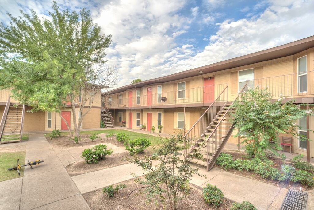 Emlak ofisi Royal Wayside Apartments, Houston, foto