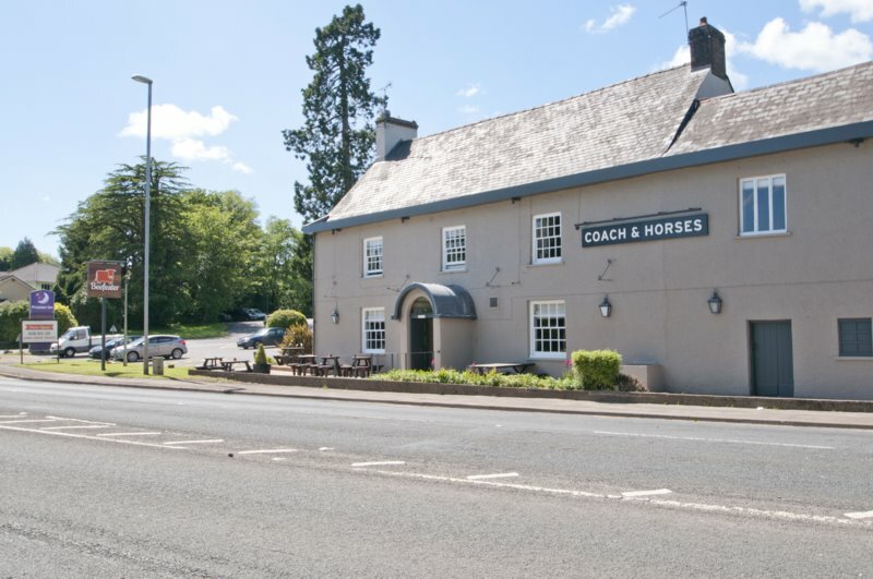 Restoran Coach And Horses Beefeater, Galler, foto