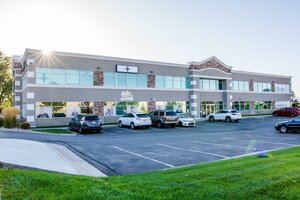 Utah Spine Care Ogden Clinic – Layton (Utah, Davis County, Layton), tıp merkezleri ve klinikler  Layton'dan