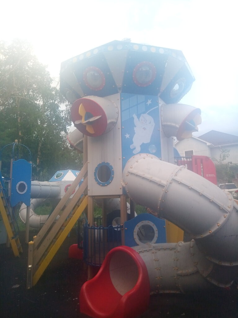 Oyun alanı Playground, Almatı, foto