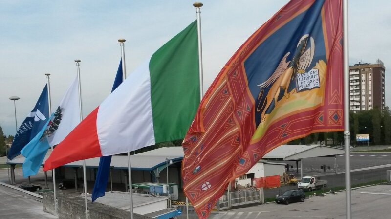 Tasarım stüdyoları Flag System, Dünya, foto