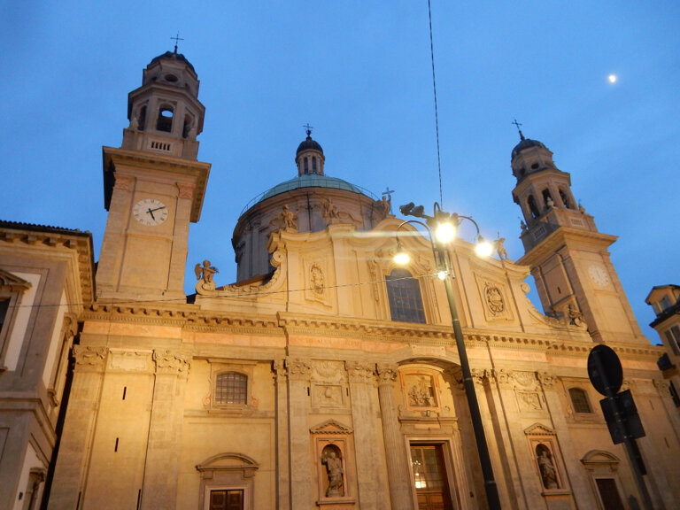 Katolik kiliseleri Chiesa di Sant'Alessandro in Zebedia, Milano, foto