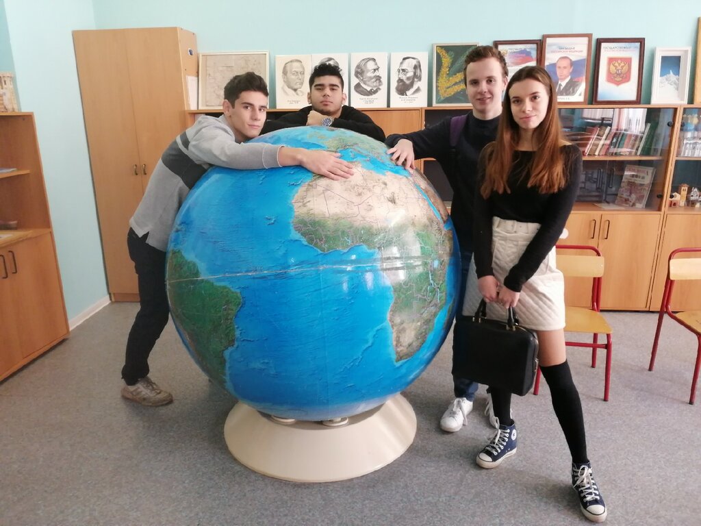 Fen lisesi, sosyal bilimler lisesi Mbou Gymnasium No. 2, Ostashkov, foto