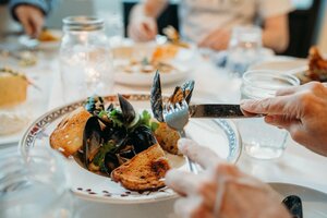 Buttercup (Massachusetts, Middlesex County, Natick), restoran  Natick'ten