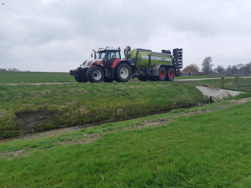 Tarım ürünleri firmaları Loonbedrijf Gebr Buma, Friesland, foto