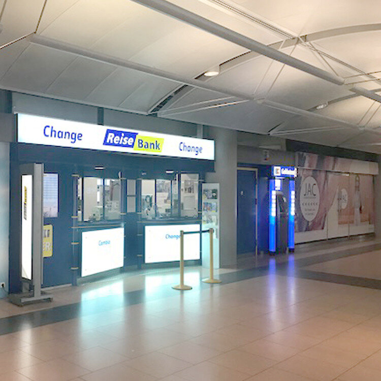 Banka Reisebank AG, Dünya, foto
