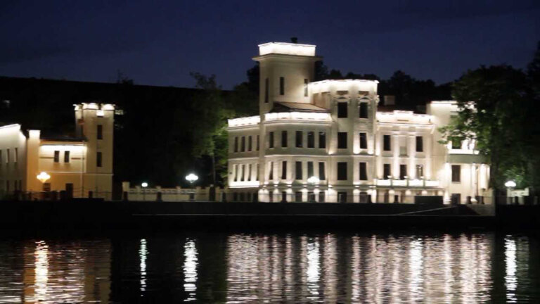 Paylaşımlı ofis Osobnyak Putilova, Saint‑Petersburg, foto