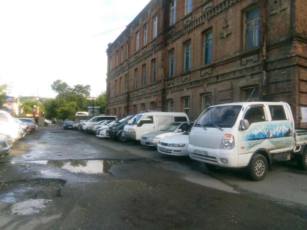 Otoparklar Parking lot, Vladivostok, foto