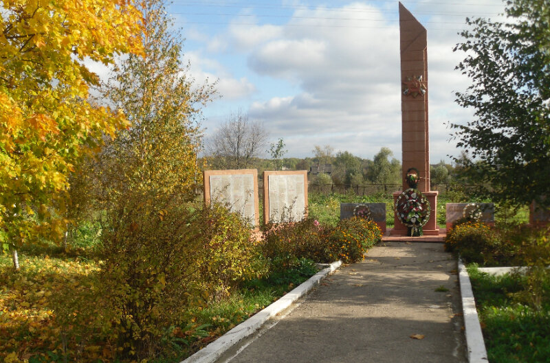 Anıt, heykel Обелиск, посвященный Великой Отечественной войне 1941-1945 гг., İvanovskaya oblastı, foto
