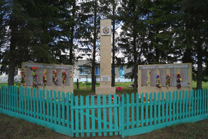 Обелиск воинам-землякам, погибшим в годы ВОВ (Omsk Region, Sedelnikovskiy rayon, selo Bakino), anıt, heykel  Omskaya oblastından