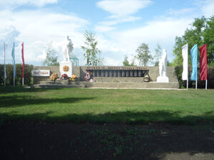Военно-мемориальный комплекс (Voronezh Region, Talovskiy District, Sinyavskoye selskoye poseleniye, selo Vyazovka), anıt, heykel  Voronejskaya oblastından