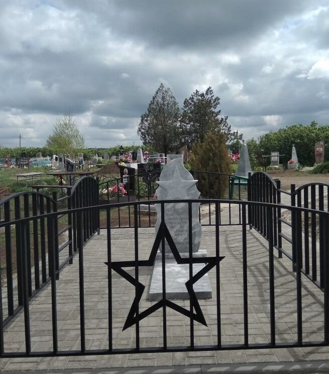 Anıt, heykel Братская могила № 1, Rostovskaya oblastı, foto